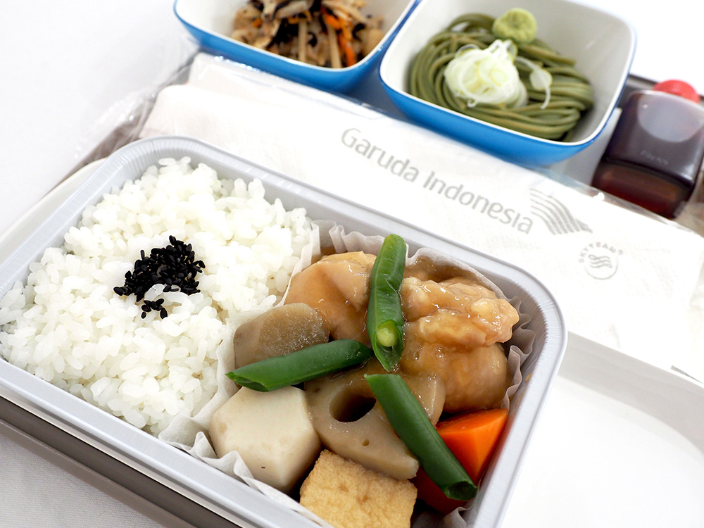 機内食：東京（成田）発 - Garuda Indonesia